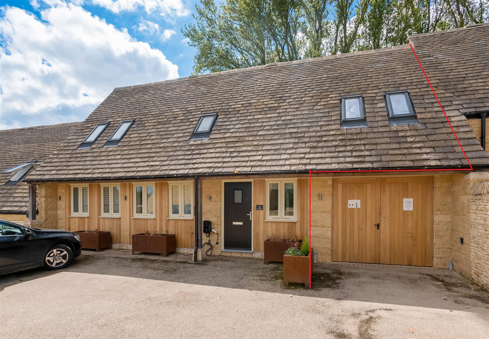 3 Bed, 2 Bath Property For Sale in 5 Pages Piece, May Lane, GL55 6FB